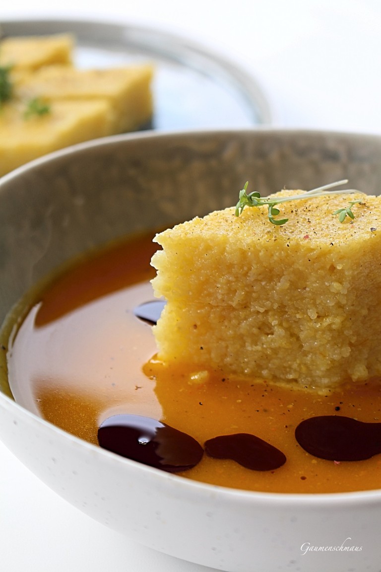 Kürbiscremesuppe & Polentaschnitte – Gaumenschmaus