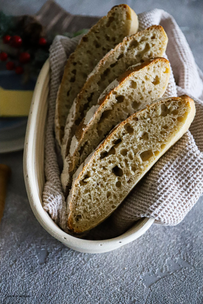 Helles Dinkel-Sauerteig-Brot – Gaumenschmaus